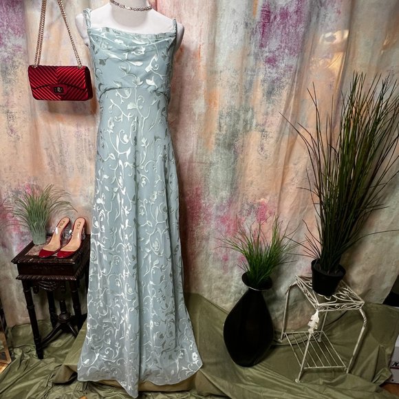 Cachet | Dresses | Vtgcachet Charming Waterfall Neckline Evening Ball ...
